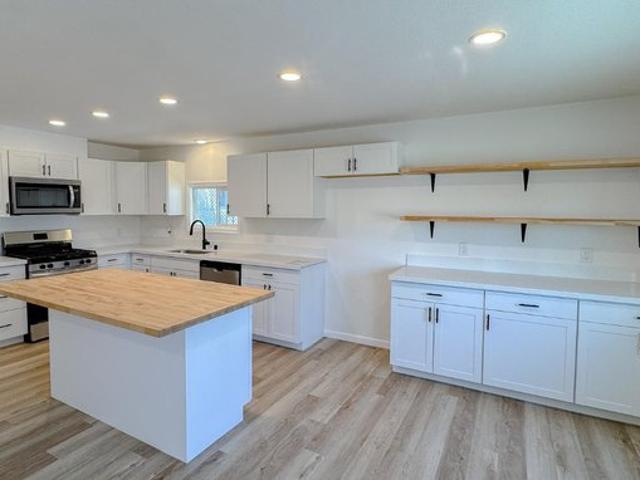 5840 Eureka Ln Unit 83, Sacramento, CA 95842