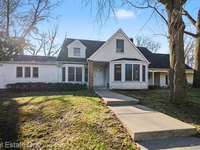 5840 Inkster House Rd, West Bloomfield Township, MI 48323