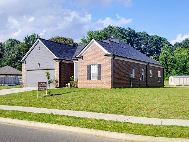 5840 Tucker Landing Dr, Horn Lake, MS 38637