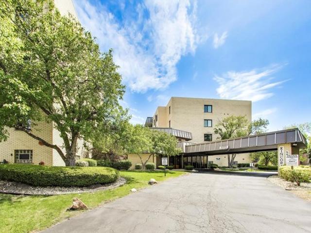 5840 W 104th St Apt 415, Oak Lawn, IL 60453