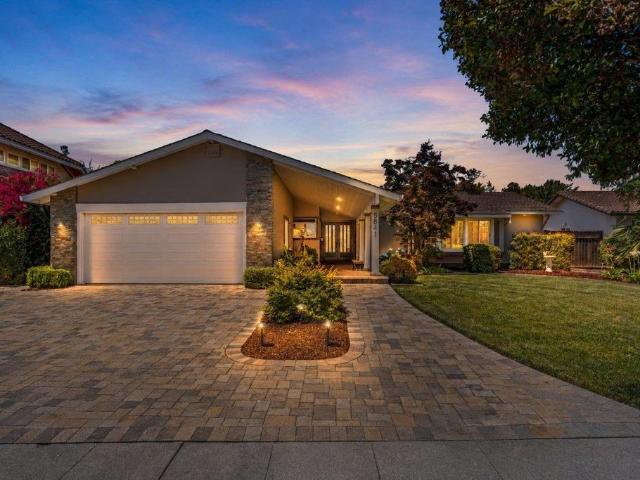 5841 Antigua Drive