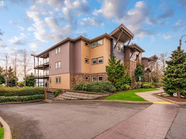 5841 se columbia way # 104