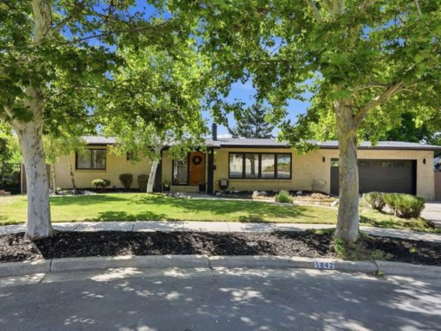5842 S Fontaine Bleu Cir, Murray, UT 84121