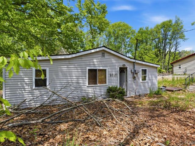 5842 Woodland Drive