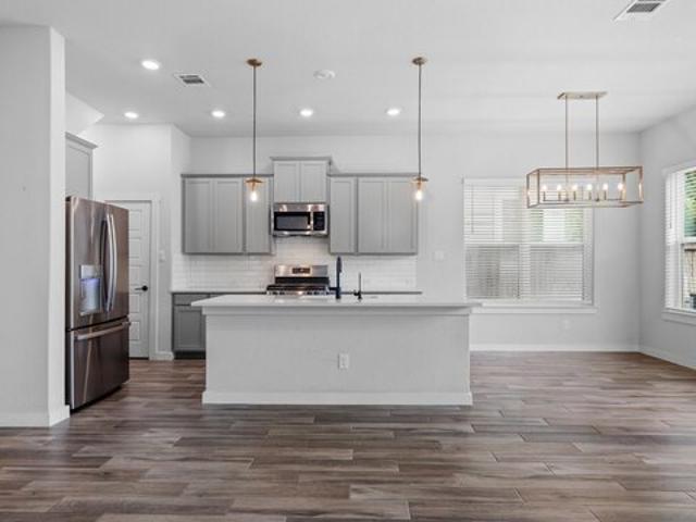 5843 Whitby Rd, Unit 17