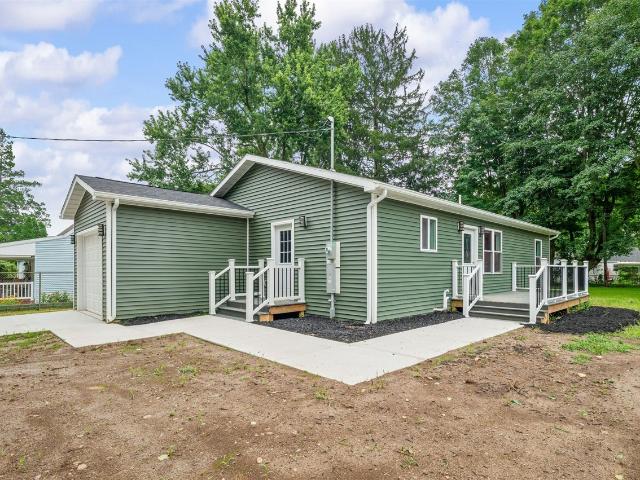 584 1st Court