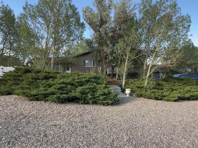 584 Gannett Dr, Rock Springs, WY 82901
