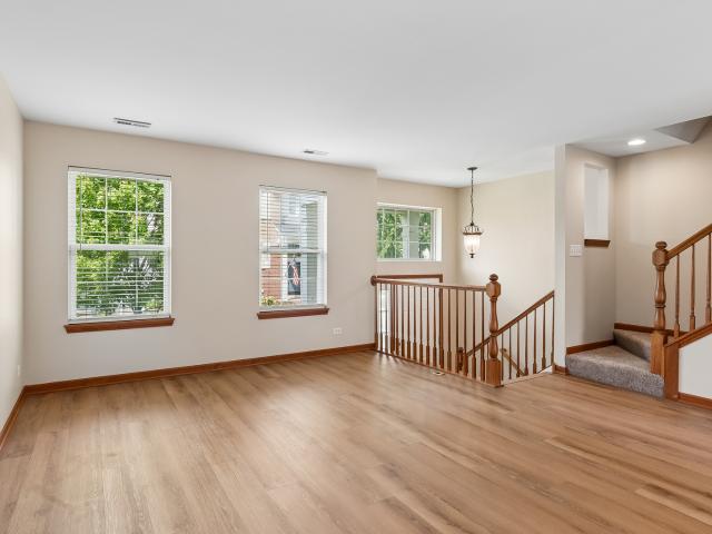 584 lincoln station drive