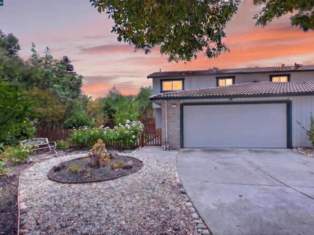 584 Mission Pl, Danville, CA 94526
