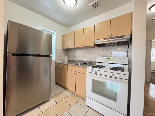 584 New Jersey Avenue | Compass