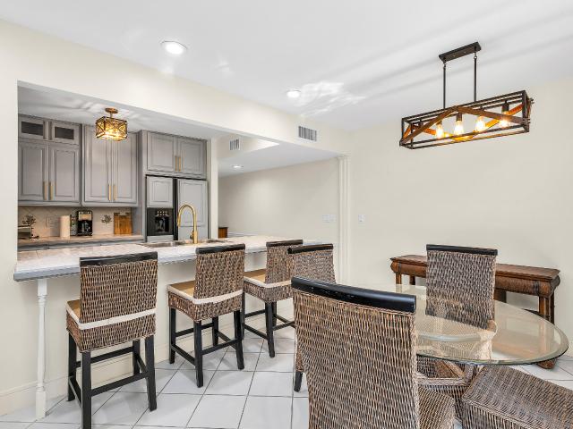 584 SE 20th Ave, Unit 2, Deerfield Beach, FL 33441 | MLS #B26013