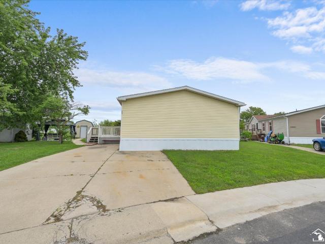 584 pine tree court