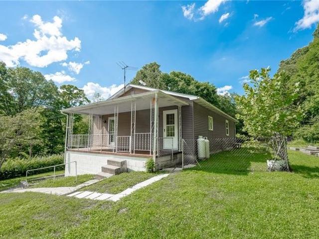 584 Pumphouse Rd, New Florence, PA 15944