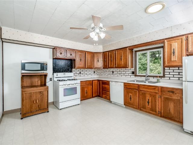 584 Pumphouse Rd