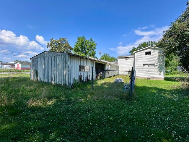 584 W State Line Road