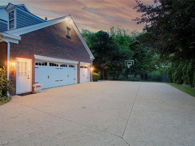 5854 Loma Linda Lane NE