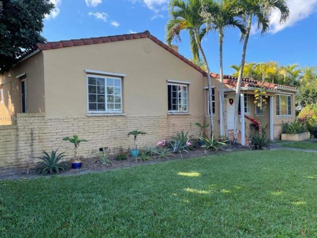 5854 SW 30th St, Miami, FL 33155