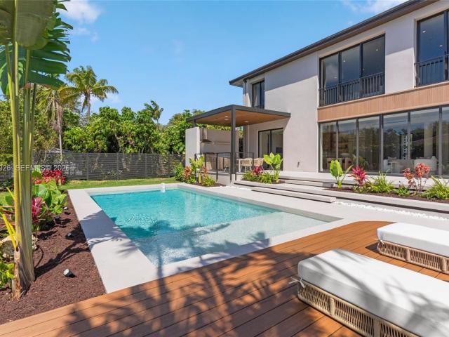 5854 SW 30th St, Miami, FL 33155 | MLS #A12033