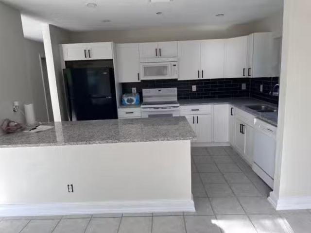 58551916 4815 Bertha St