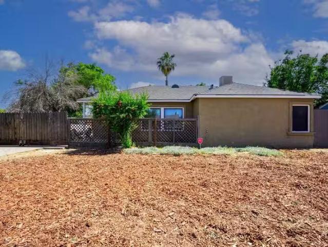 58553526 4560 E Shields Ave