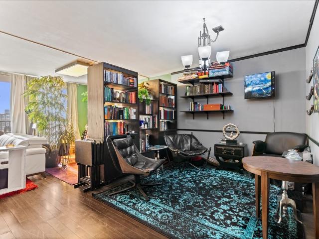 5855 N Sheridan Road # 19G