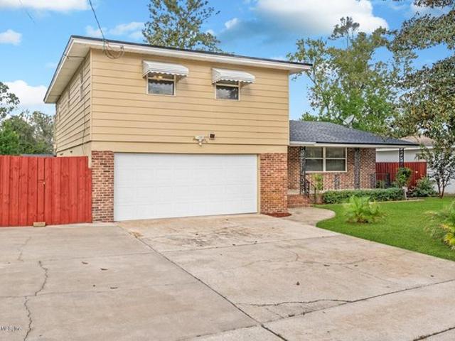 5855 Jaguar Dr W, Jacksonville, FL 32244