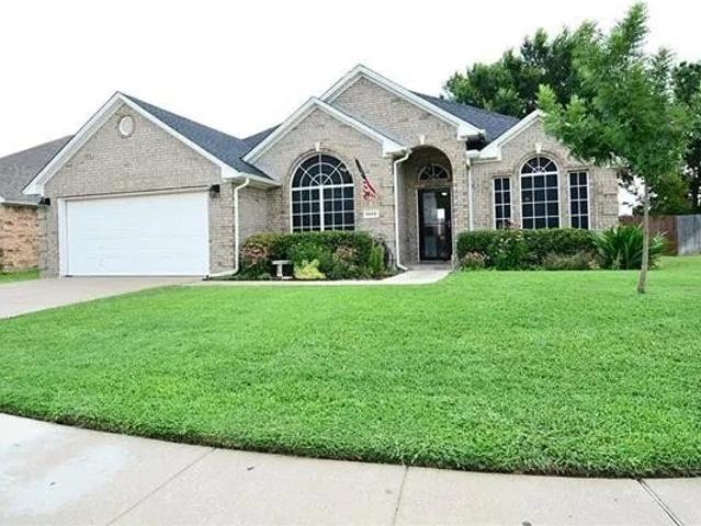 5856 Echo Bluff Dr, Haltom City, TX 76137