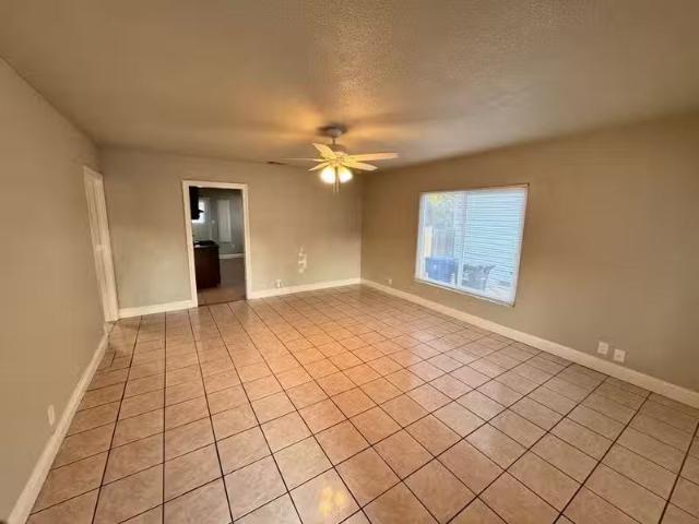 58578043 3804 42nd St