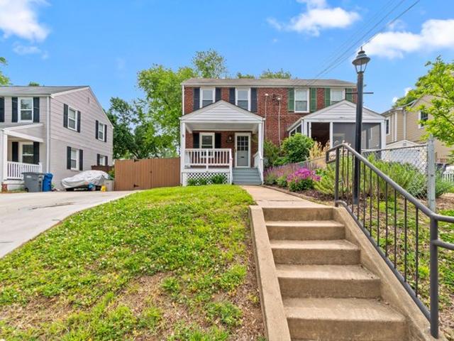 5857 Monticello Rd, Alexandria, VA 22303