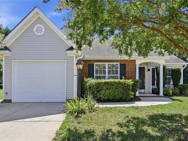5858 Bushberry Ct, Winston Salem, NC 27105