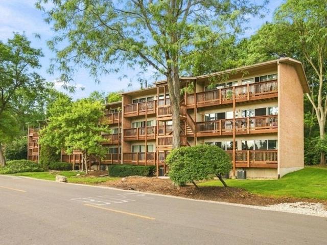 5850 Forest View Rd Apt A, Lisle, IL 60532