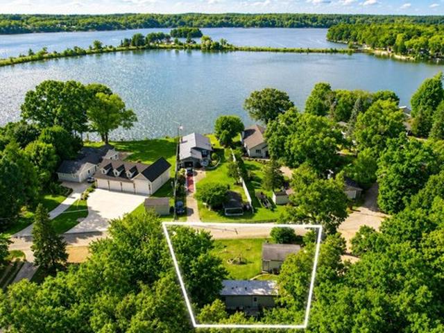 5850 Ridge St, Newaygo, MI 49337
