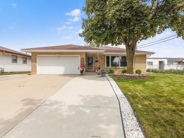 5850 S 14th St, Milwaukee, WI 53221