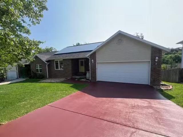 58513586 215 Tyler St