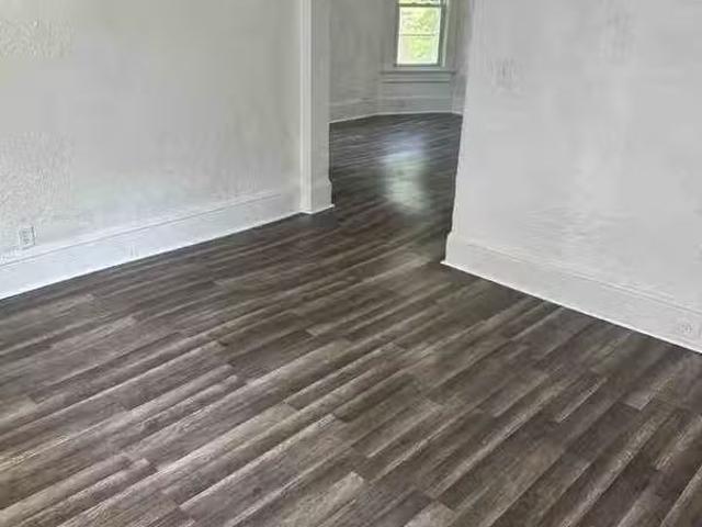 58513632 1375 E 89th St