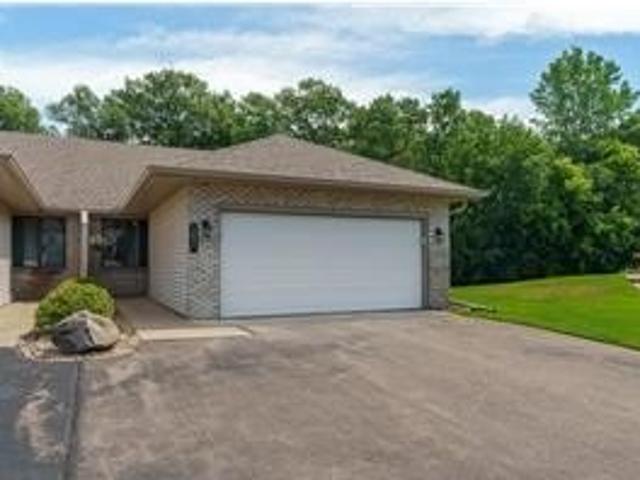 5851 Oxboro Ave N, Stillwater, MN 55082
