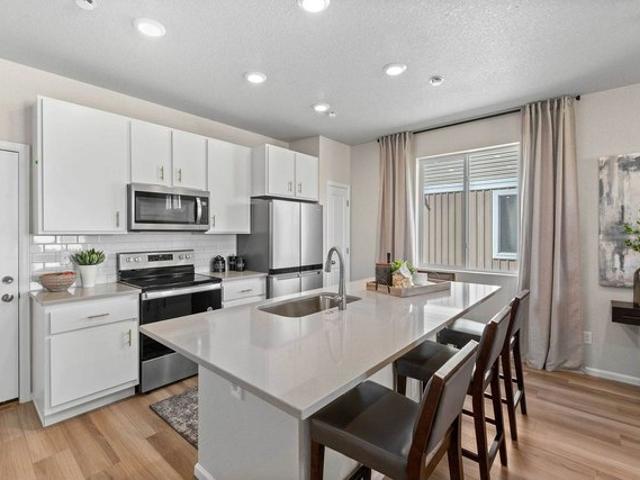 5851 Chivington Vw, Colorado Springs, CO 80927