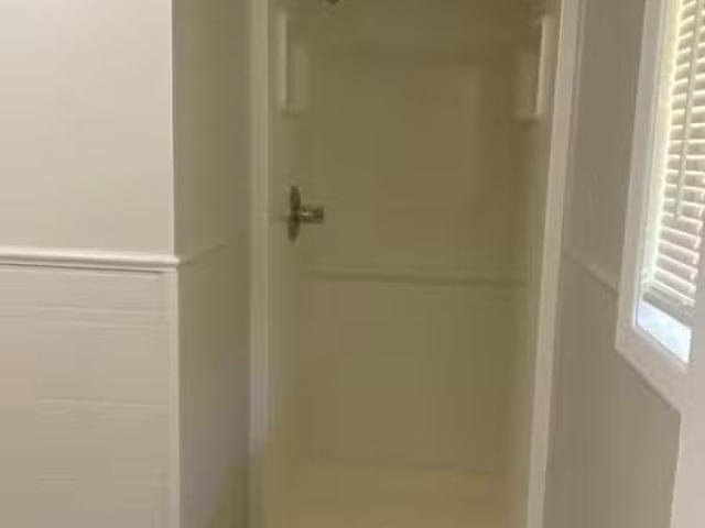 58524314 702 Vassar Dr
