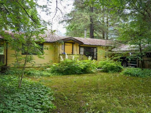 5852 Montgomery St, Juneau, AK 99801