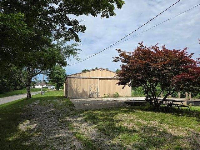 58533 Murphy Remy Rd, McArthur, OH 45651