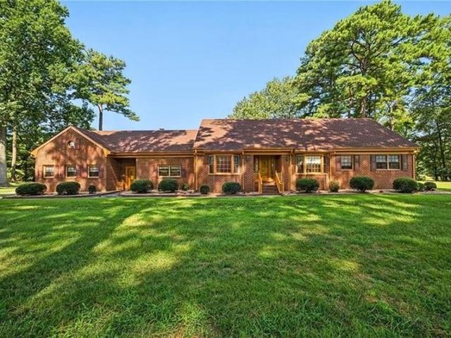 5853 Bernhowe Manor Ln, Suffolk, VA 23435