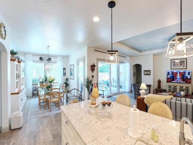 5853 W Venetian Dr