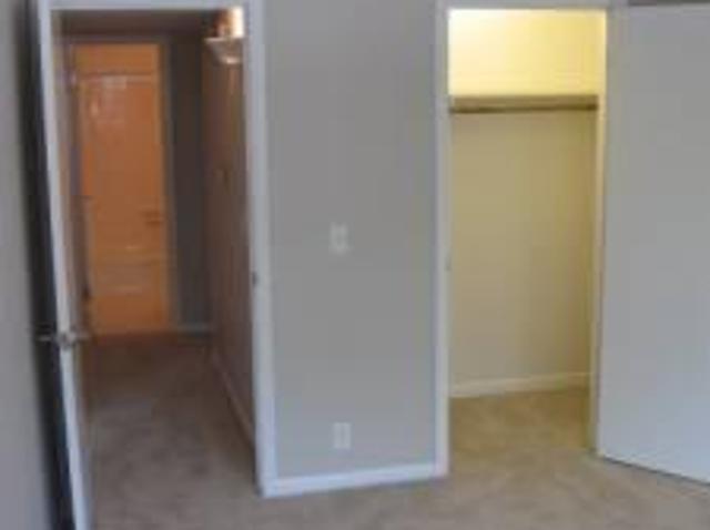 $585 / 1br Large 1 bedroom near UNMC 128 n 40th st