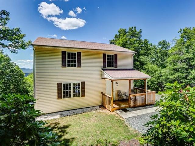 585 Crest Hill Rd, Lynchburg, VA 24504