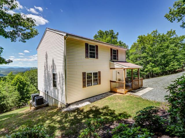 585 Cresthill Road