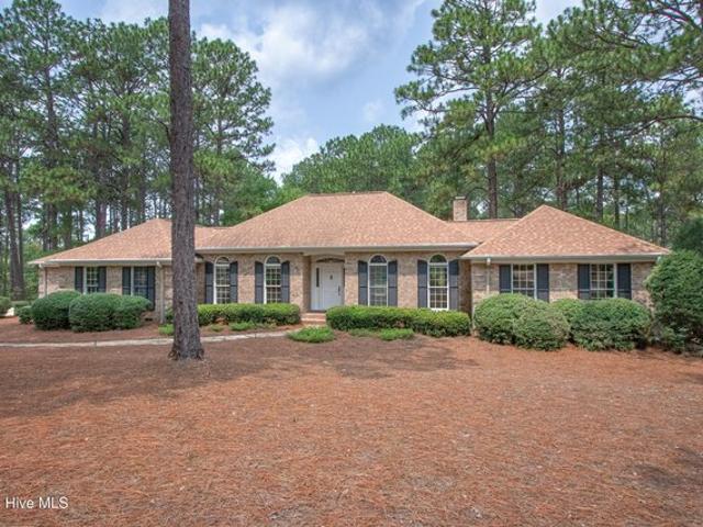 585 Donald Ross Dr, Pinehurst, NC 28374