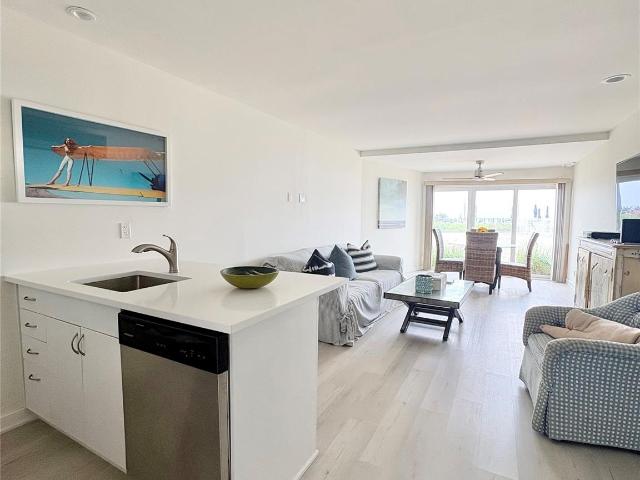 585 Dune Road A 21