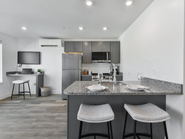 585 Essex St, Unit PH 603, Lynn, MA 01901 | MLS #73448