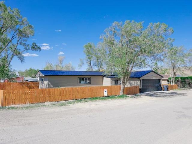 585 Highland Ave, Green River, WY 82935