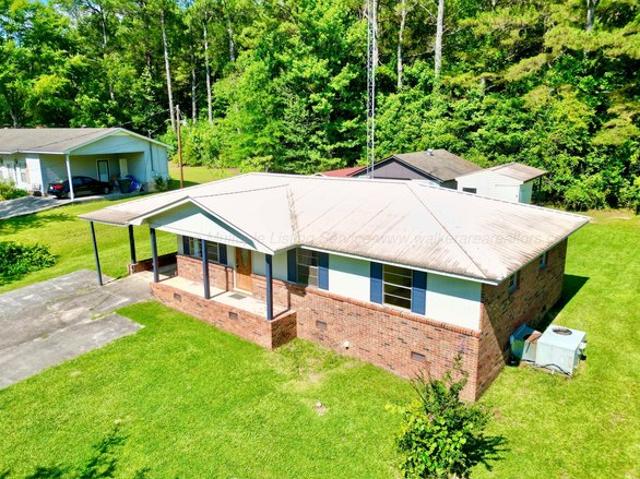 585 Lake Shore Dr, Haleyville, AL 35565